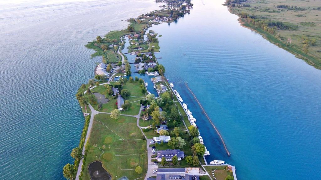 The Old Club - It's an amazing summer getaway - CoolWorks.com