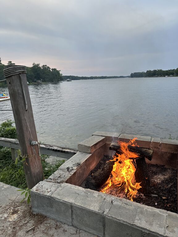 Work on over 400 acre woodland camp facility w/ beautiful lake front ...