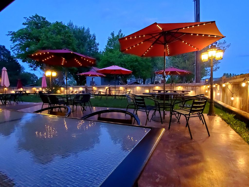 The Main Place - Line Cook, Chef - CoolWorks.com