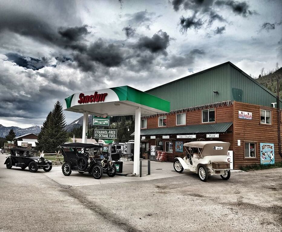 Cooke City Sinclair - Store Clerk - CoolWorks.com