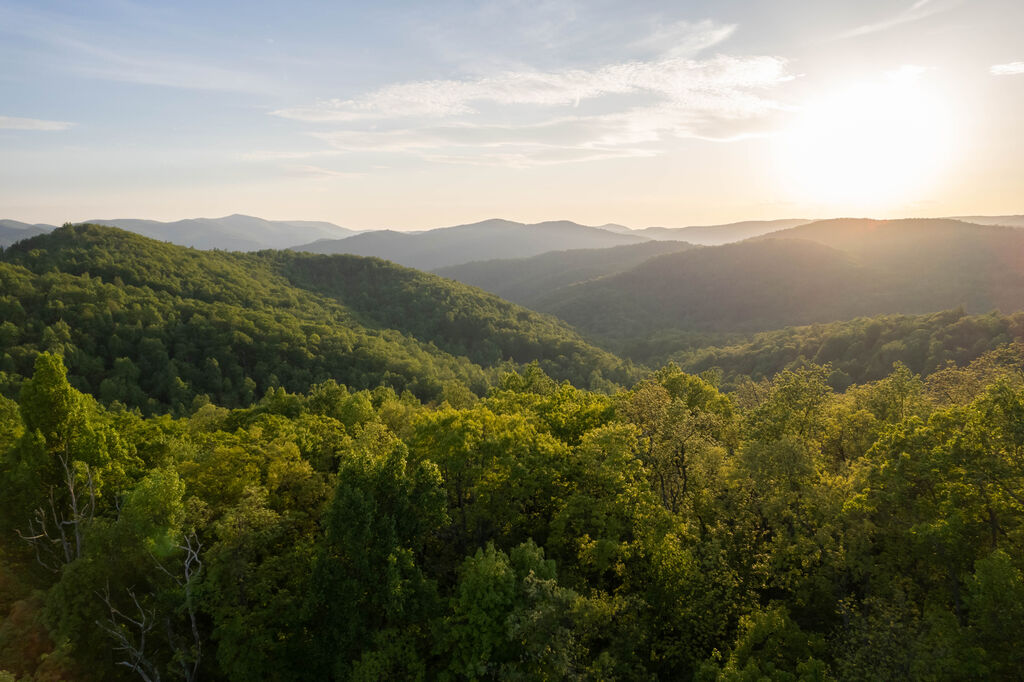 Love Ridge Mountain Lodging - Guest Services, Housekeeping ...